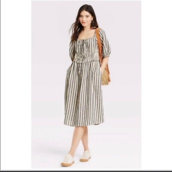 Universal Thread | Dresses | Universal Threads Chic Blue And Cream Midi ...